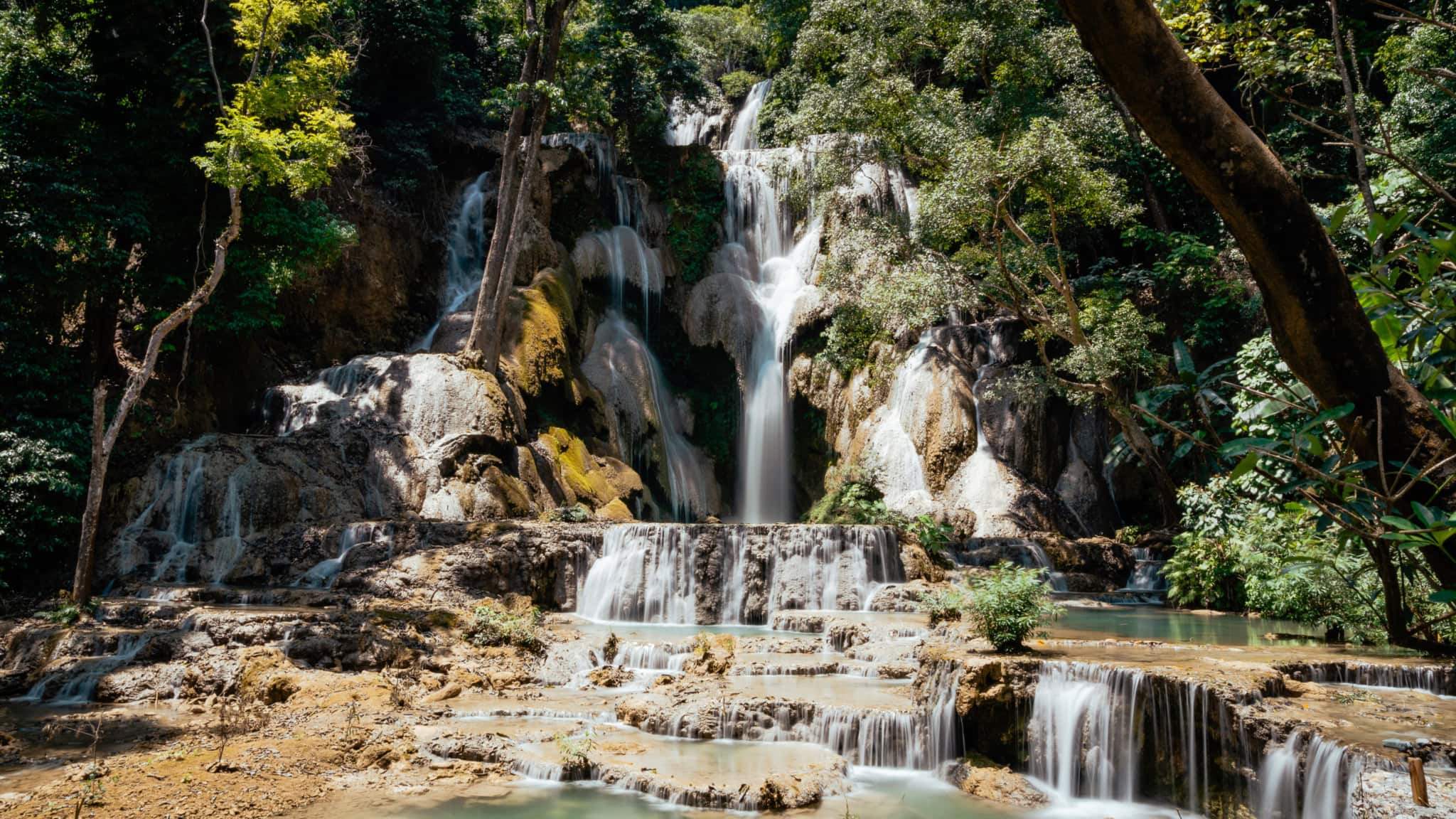 Kuang Si waterfall in Laos: The turquoise-coloured wonder of nature ...