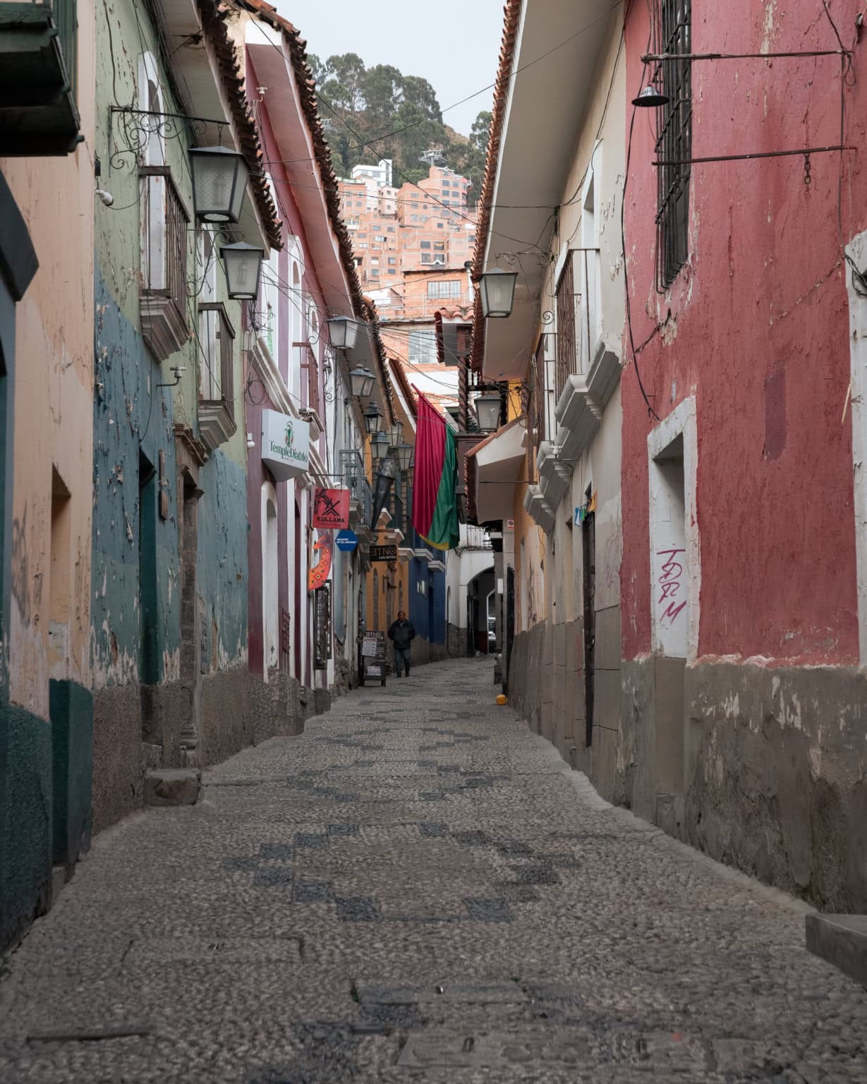 La Paz – The city at high altitude in the Andes - Destary